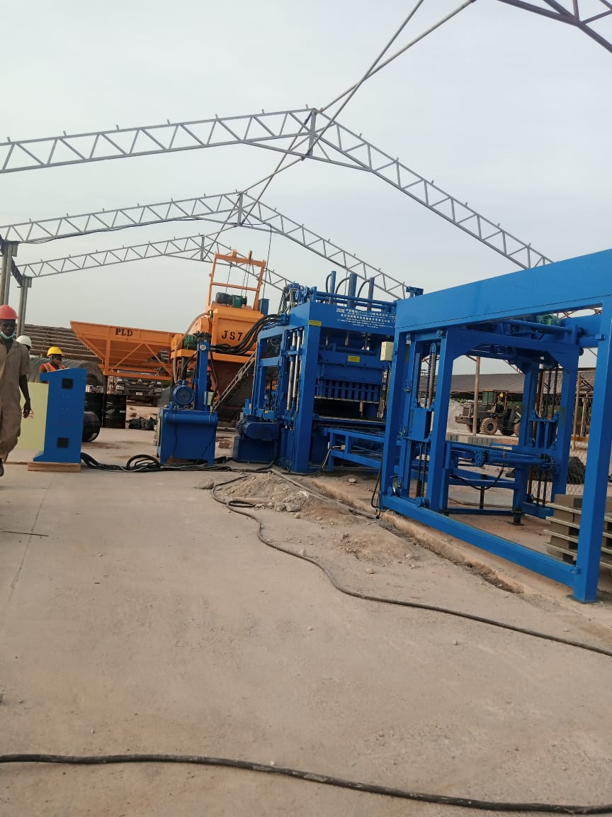 ZCJK QTY10-15 is under installation by our enginneer - brick making ...